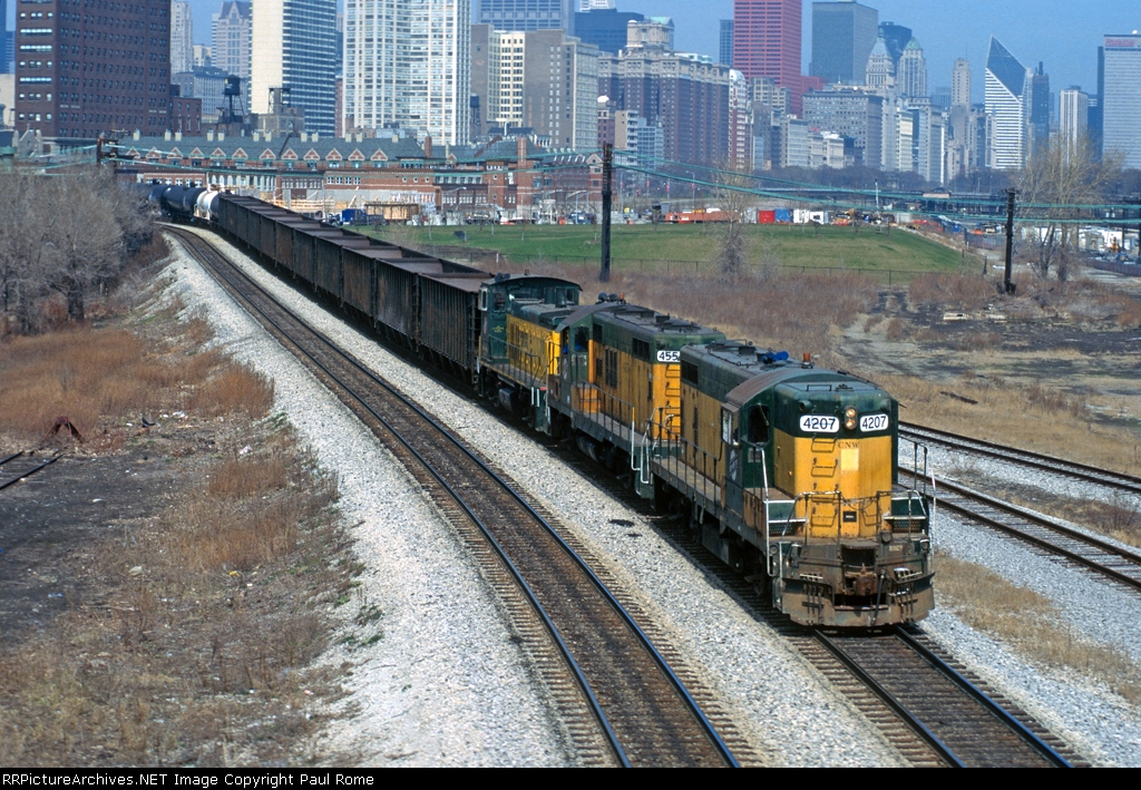 C&NW 4207, EMD GP7, leads an IC transfer on the ICRR at 18th Street